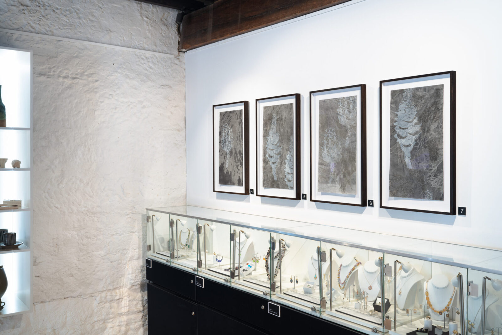 Helen Mueller + Linda Van Niekerk – Handmark