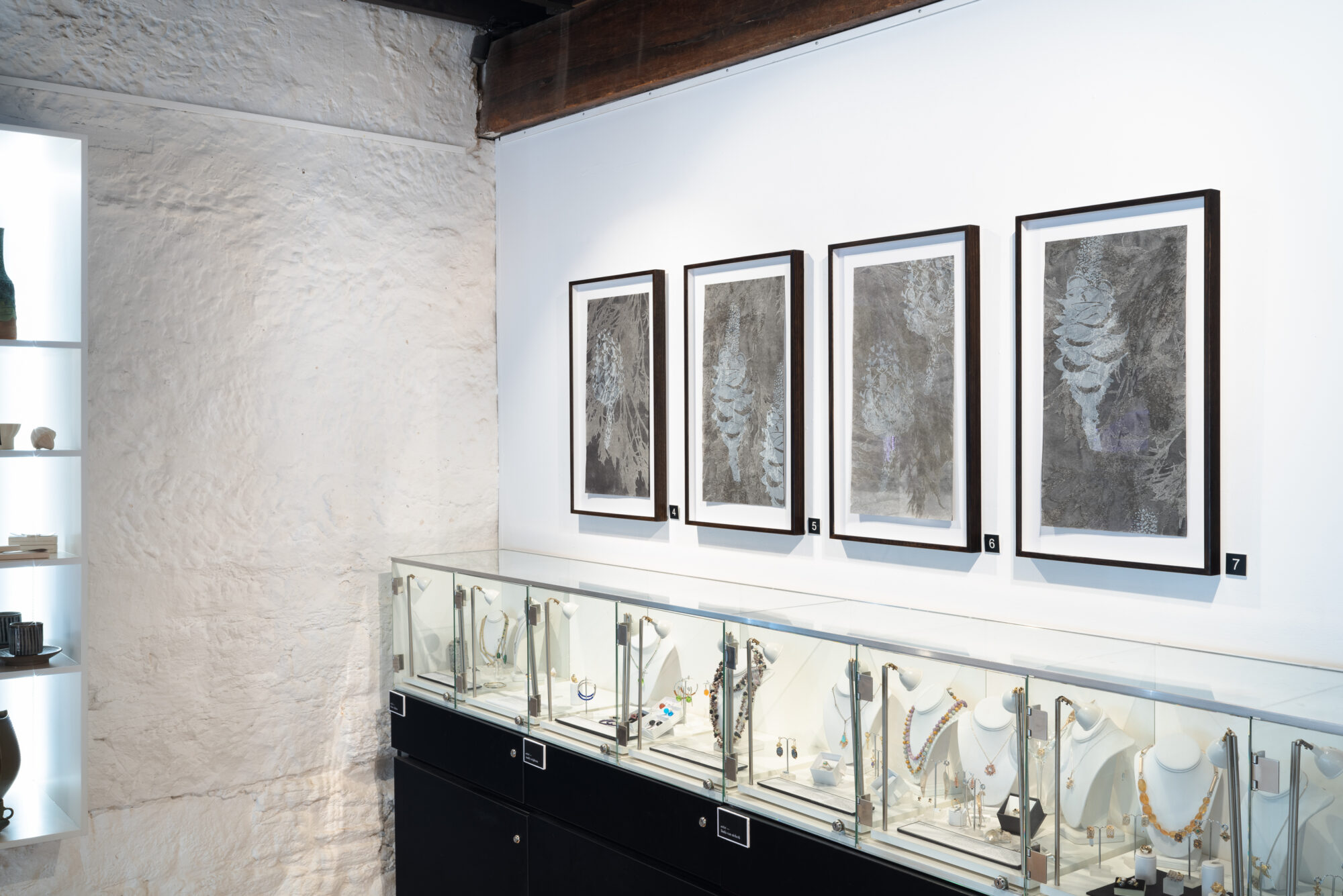 Helen Mueller + Linda Van Niekerk – Handmark