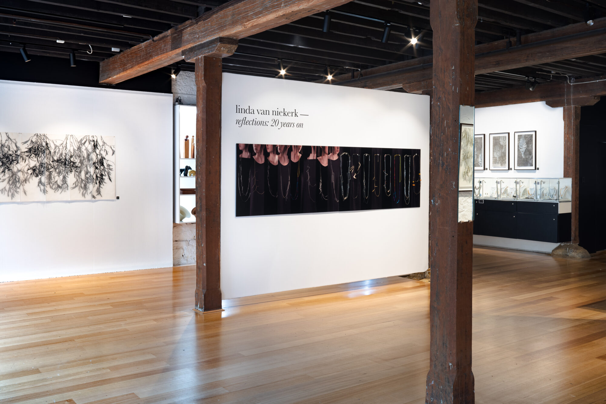 Helen Mueller + Linda Van Niekerk – Handmark